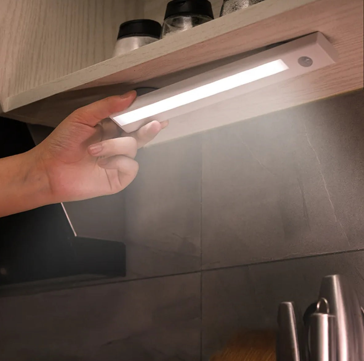 Ilumina tus espacios oscuros con la Luz con Sensor Rectangular ...